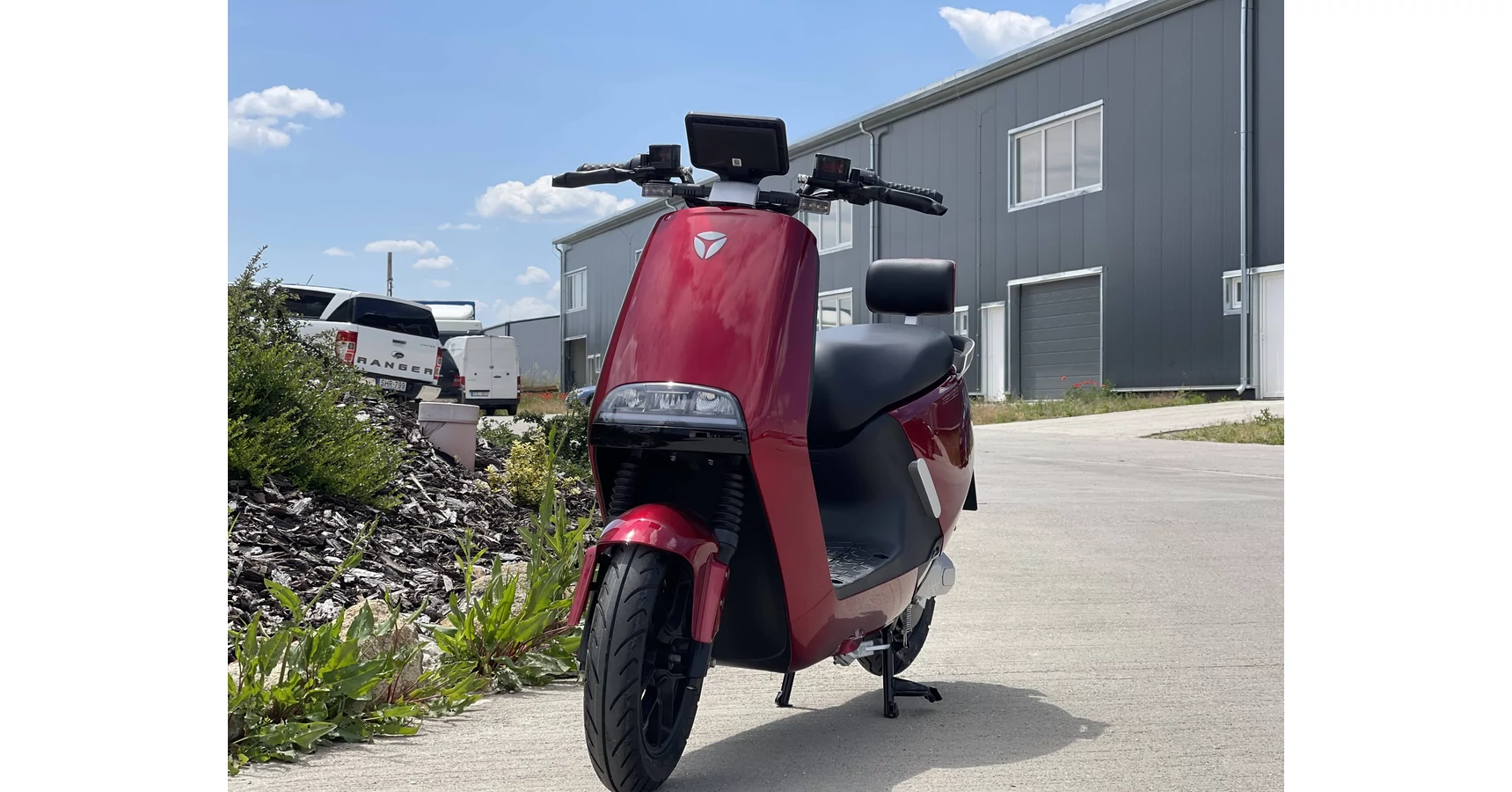 Z-TECH ZT-22 Yadea G5 Elektromos Robogó 2300W 60V 32Ah Lithium-Bordó ...